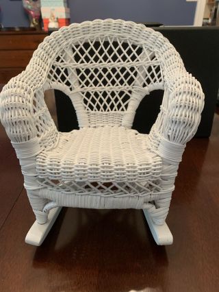 Wicker Rocking Chair - Sold Auction Prices & Past Sales | Avaluer Price ...